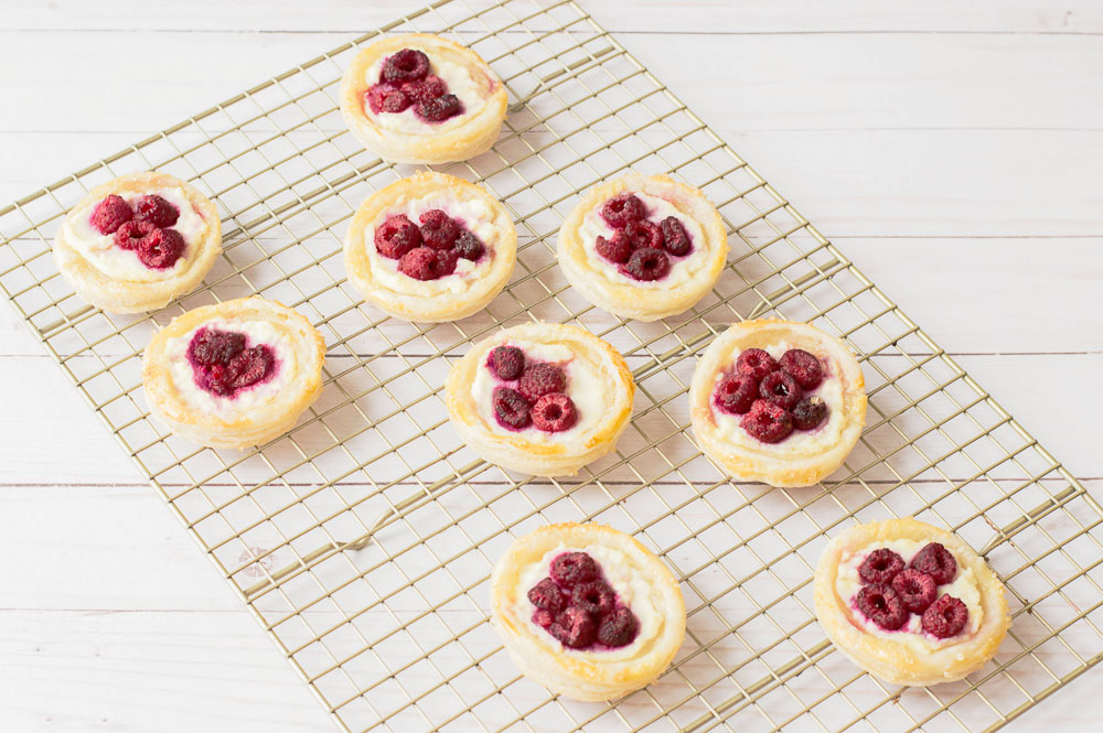 Easy, Light, Flaky Raspberry Puff Pastry Tart Recipe