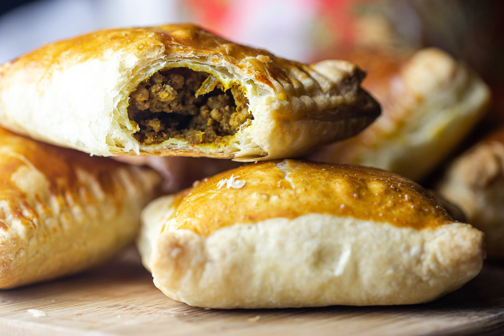 Super Easy Deliciously Baked Beef Curry Puff Recipe